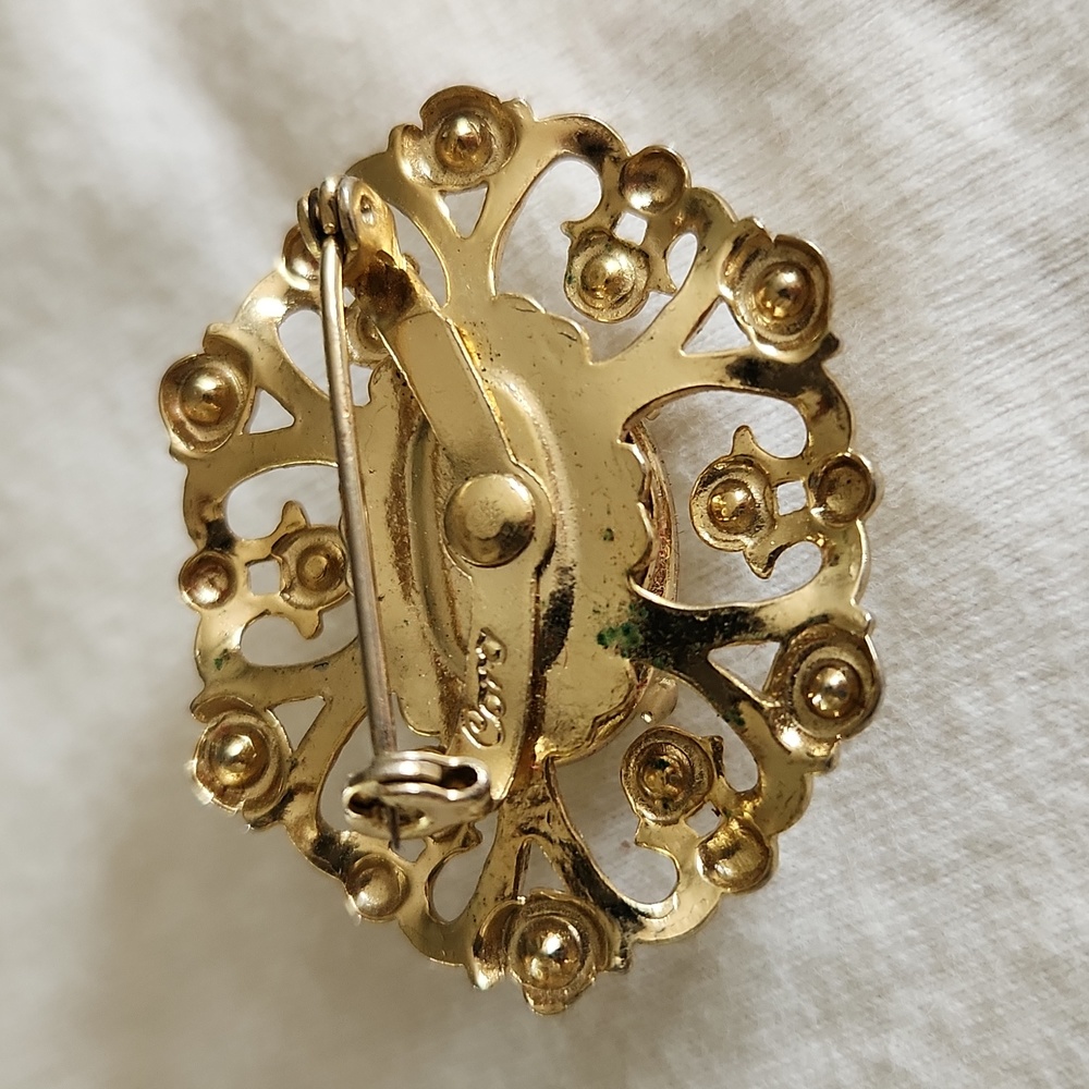 Vintage Coro Brooch Gold Tone, Pearl And Rhinestones - Gem